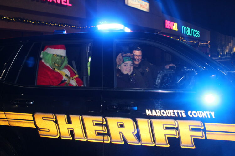 Grinch foiled again | News, Sports, Jobs - The Mining Journal